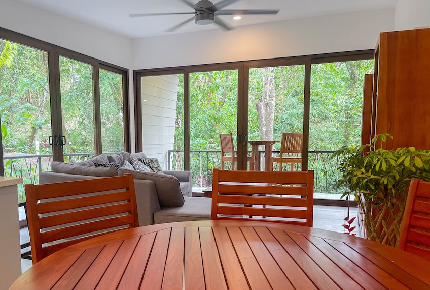 The Mellow Macaw, 2 Bedroom 2 Bath In The Center Of Manuel Antonio - Playa Blanca