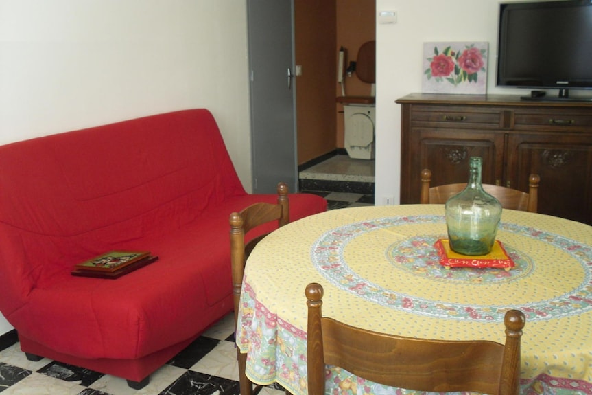 Maison De Village Prés De L'espagne , De La Mer, D'un Lac,commerces A Proximités - Céret