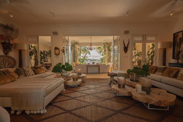 Unique Lake-front 10-bedroom Mansion In Most Luxurious Resort Of The Caribbean - Punta Cana