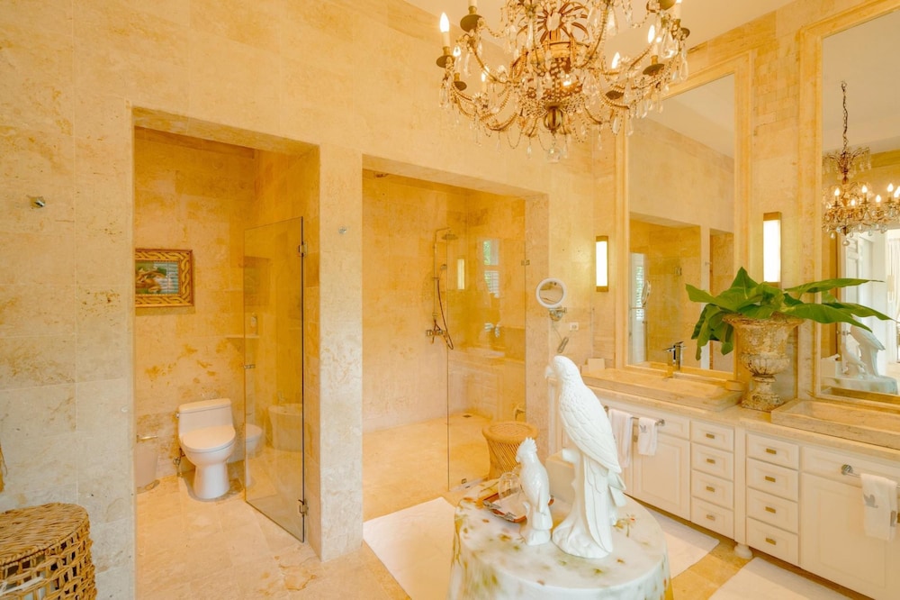 Luxurious Fully-staffed Villa With Amazing View In Exclusive Golf Beach Resort - Punta Cana