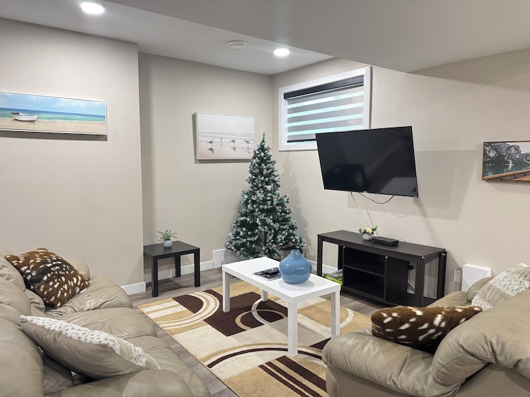 Brand New 2 Bdrm Legal Secondary Suite - Edmonton