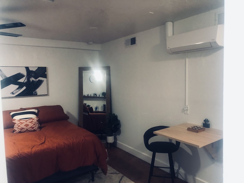 Clean Studio With Kitchenette And Fresh Patio! - Las Cruces, NM