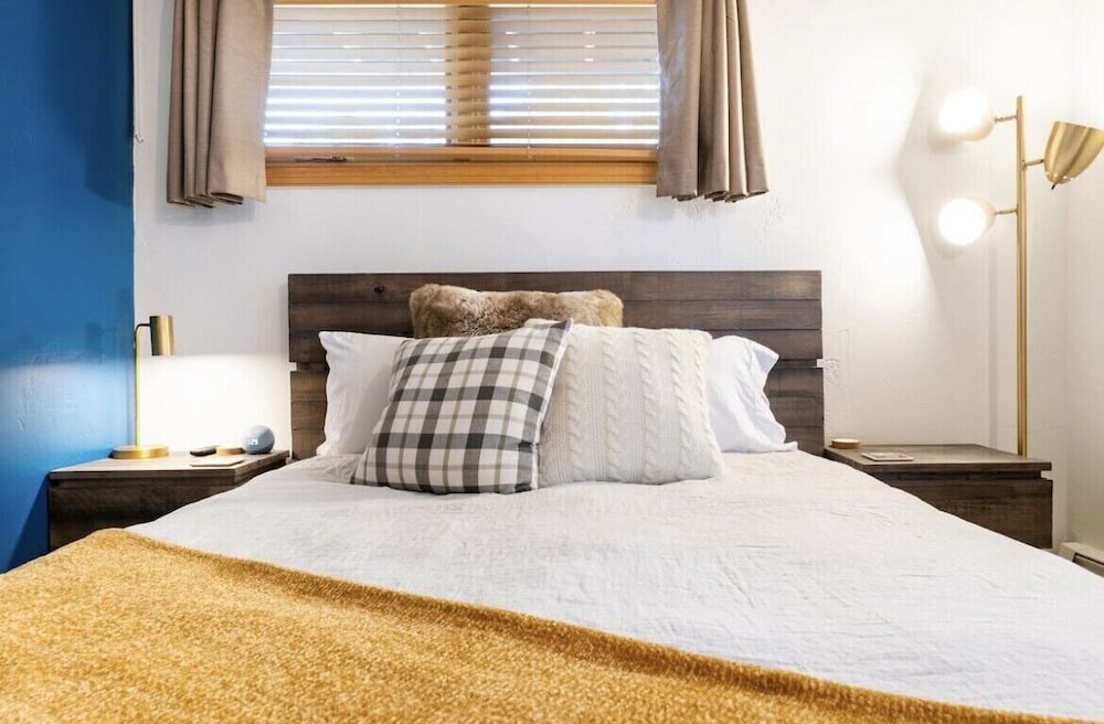"Le Chalet Après" - Stylish Alpen Townhome - Walk To Express Bus - Colorado