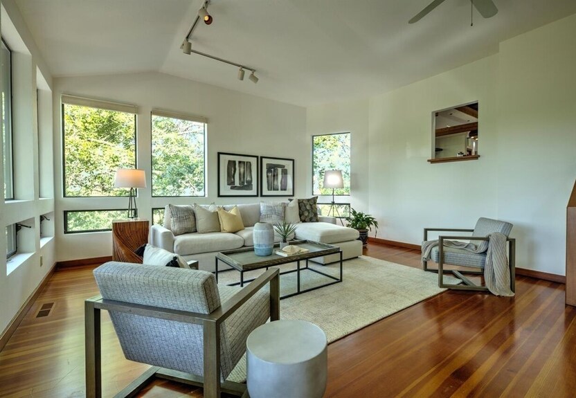 Sonoma Treehouse - A Quiet Scenic View Home With 3 Bdrm With Deck & Hot Tub - Glen Ellen, CA