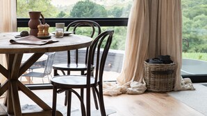 Vila superluxo, 1 quarto, varanda, vista para a montanha | Área de estar