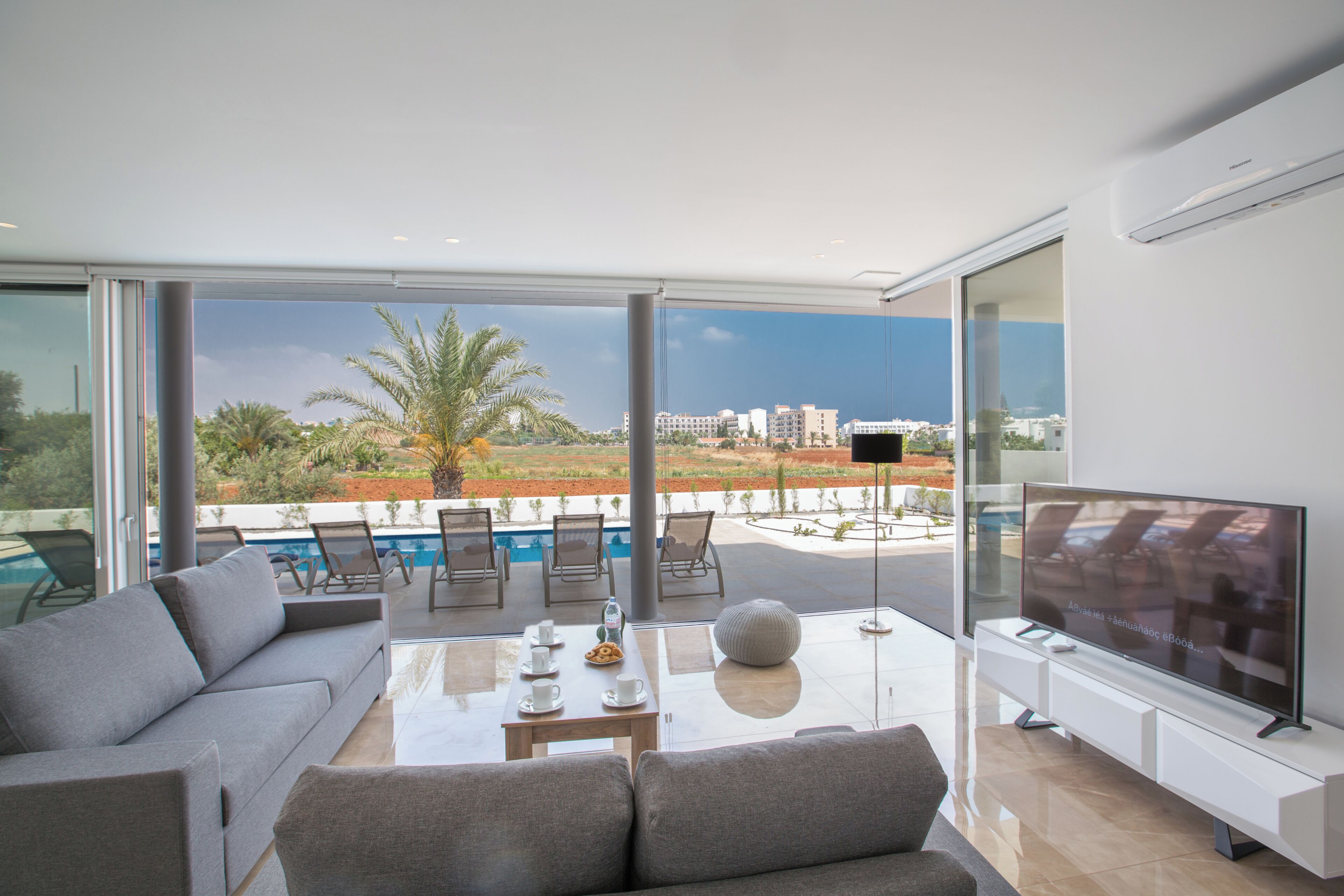 Vila, 3 quartos, piscina particular, vista para o jardim | Área de estar