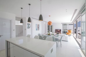 Villa, 3 quartos, piscina privativa, vista para o jardim | Restaurantes