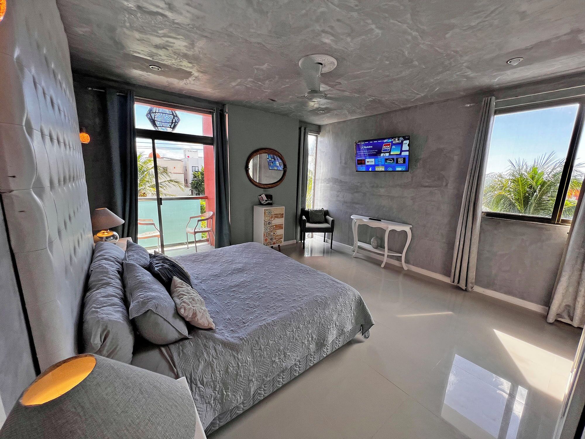 Beachside Condo Puerto Morelosmodern 3rd Floor, ½ Block To The Beach+ Rooftop - Puerto Morelos