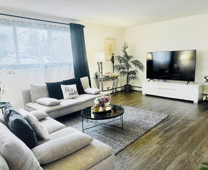 Modern Unit*kingbed*baby & Kid Friendly*fireplace* - アルバータ