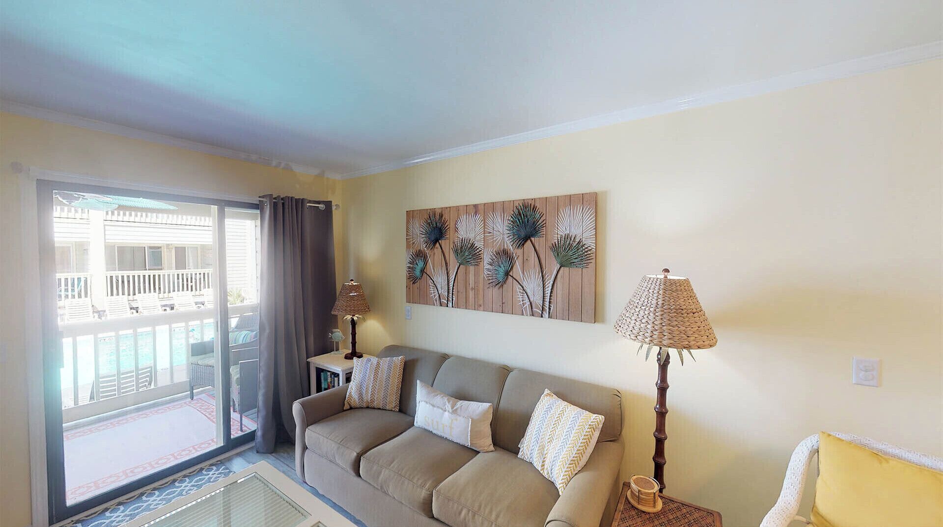 2 Bed/2bath Condo With Pool, 2 Min Walk To Beach. 15 Min To Downtown Charleston. - Mount Pleasant, SC