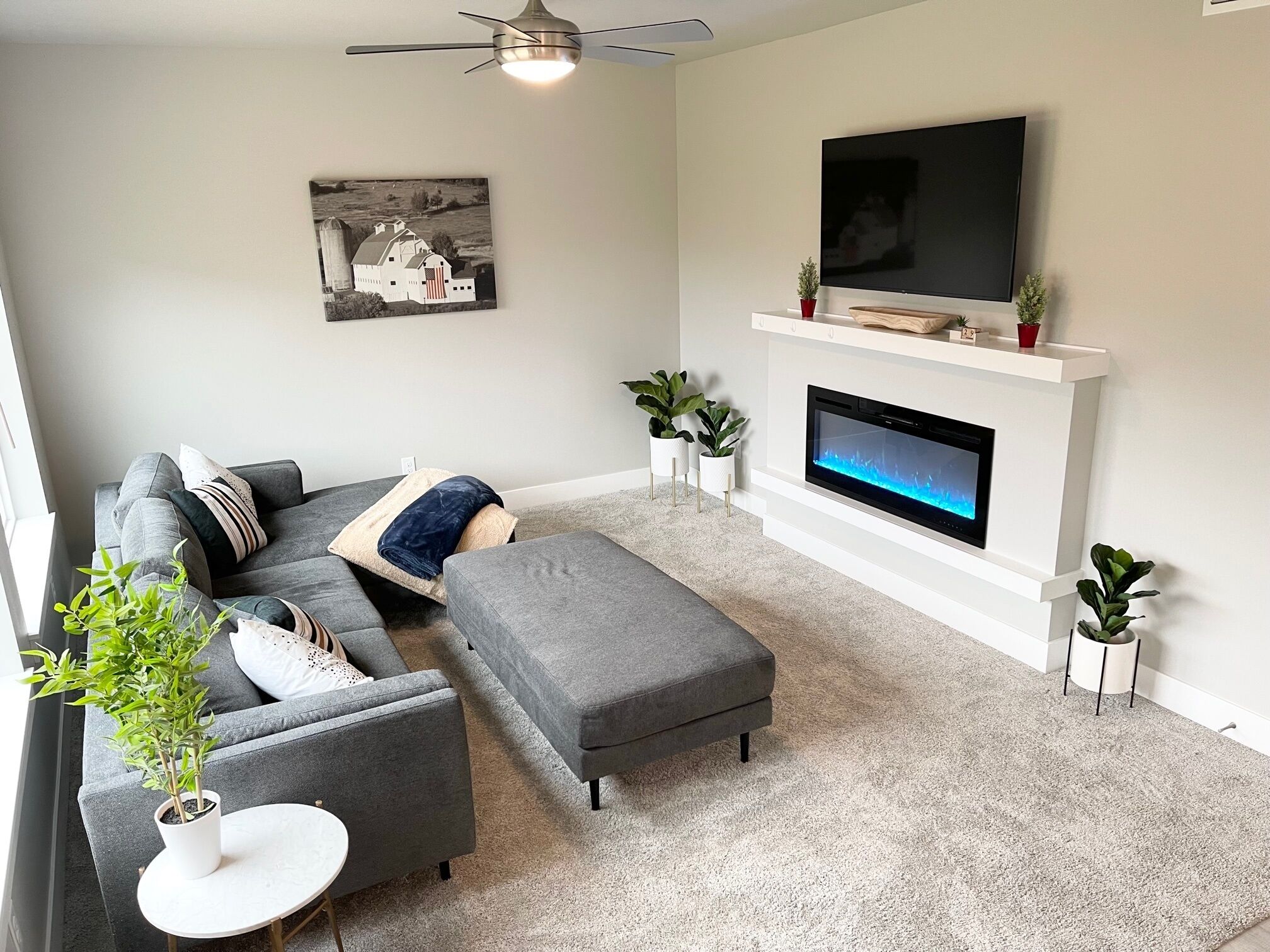 New 3-bedroom Residential Home W/ Parking - 아이오와