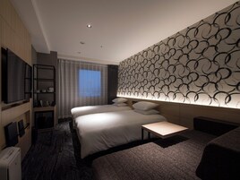 Quarto duplo luxo | Edredons de pluma, camas com colchões pillow-top, escrivaninha