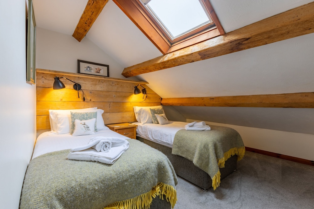 Millhouse Barn - A Barn That Sleeps 5 Guests In 3 Bedrooms - Stratton