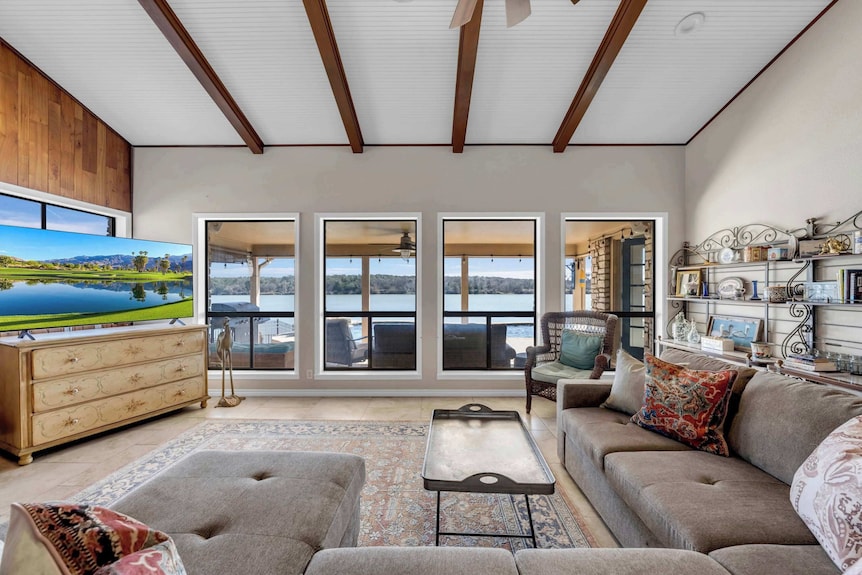 Llano Vista- Lakefront W/pool, Boat Lift & Views - Kingsland, TX