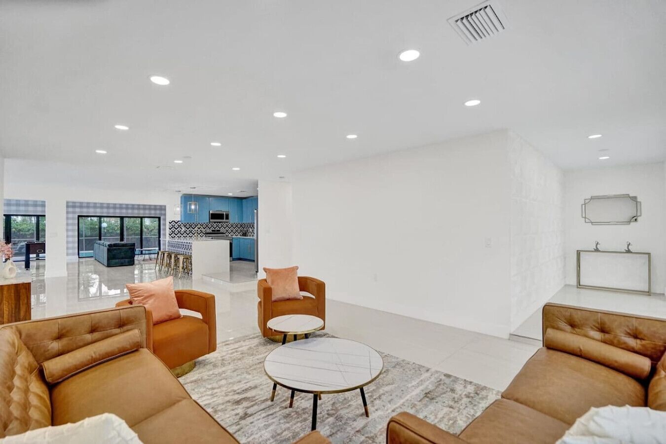 Modern Luxe Design, 4k Sf  Pool 5 Min To Beach - Hollywood, FL