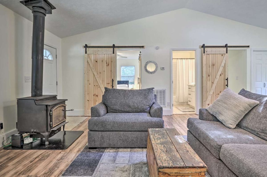 New! Charming Cabin By Cumberland Mtn State Park - Crossville, TN