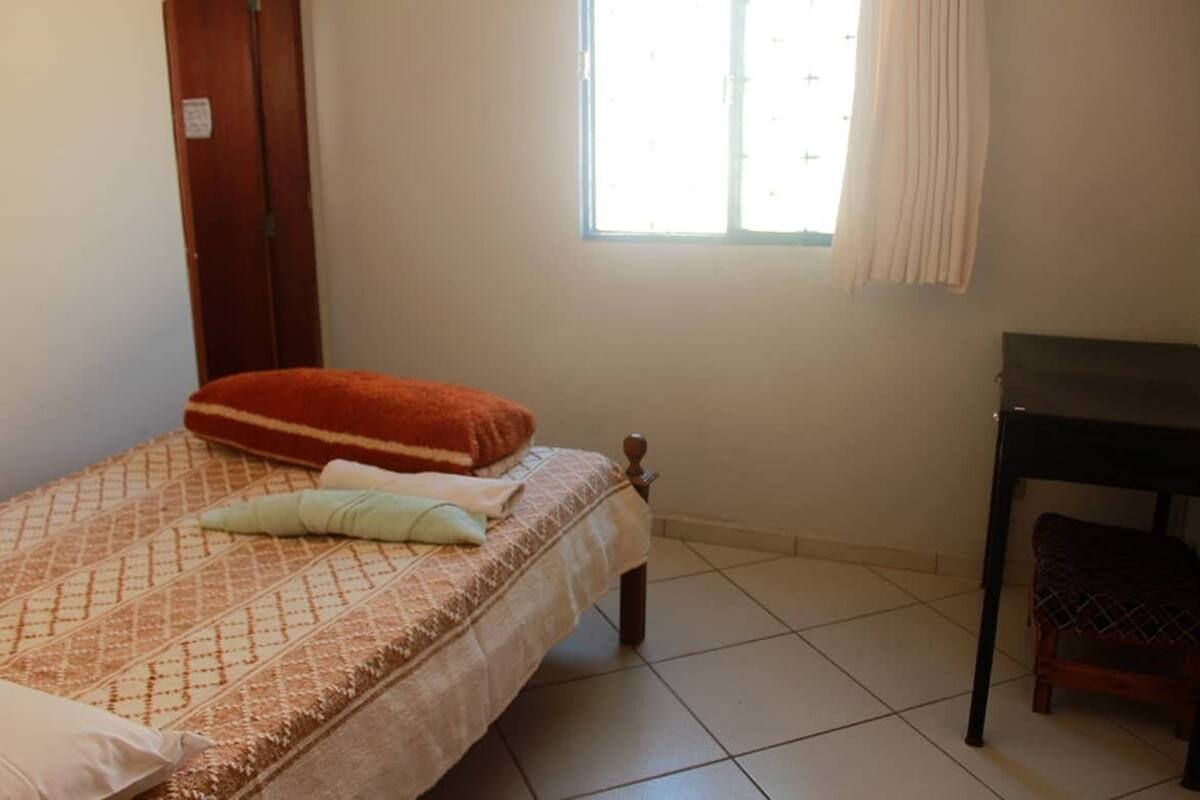 Suite Casal Ametista | Wi-fi grátis, roupa de cama fornecida