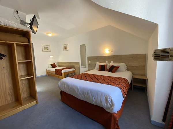 Hotel De La Gare - Hautes-Alpes
