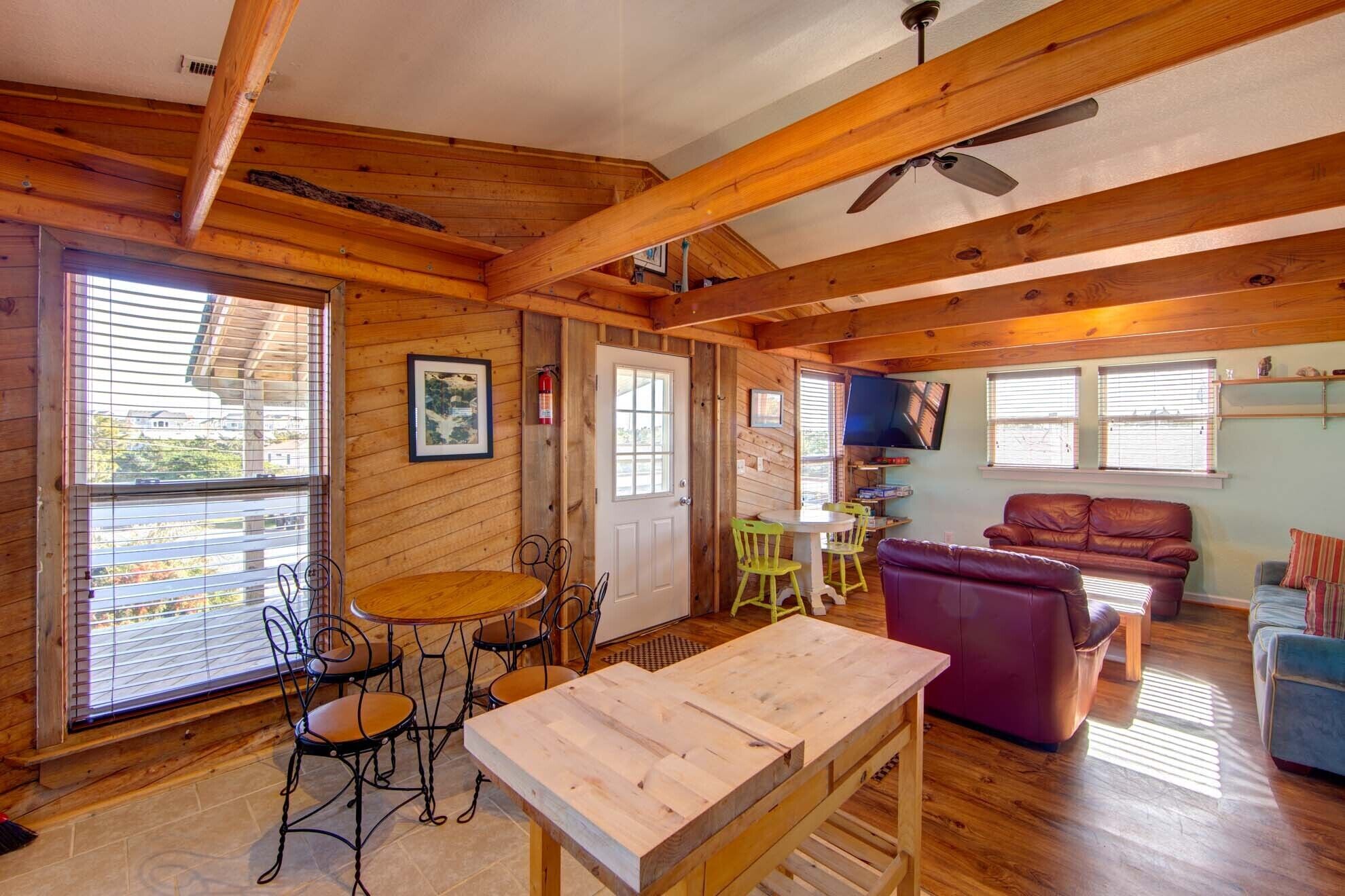 Surf Chalet W/ Hot Tub And Kayaks - Avon, NC