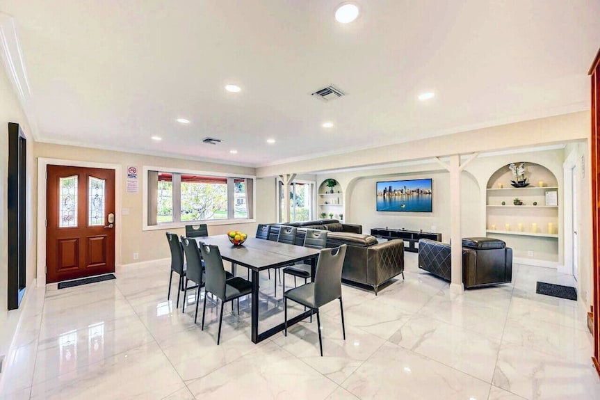 Tropical Oasis 6br/4br Villa Pool & Billiard Room - Miramar, FL