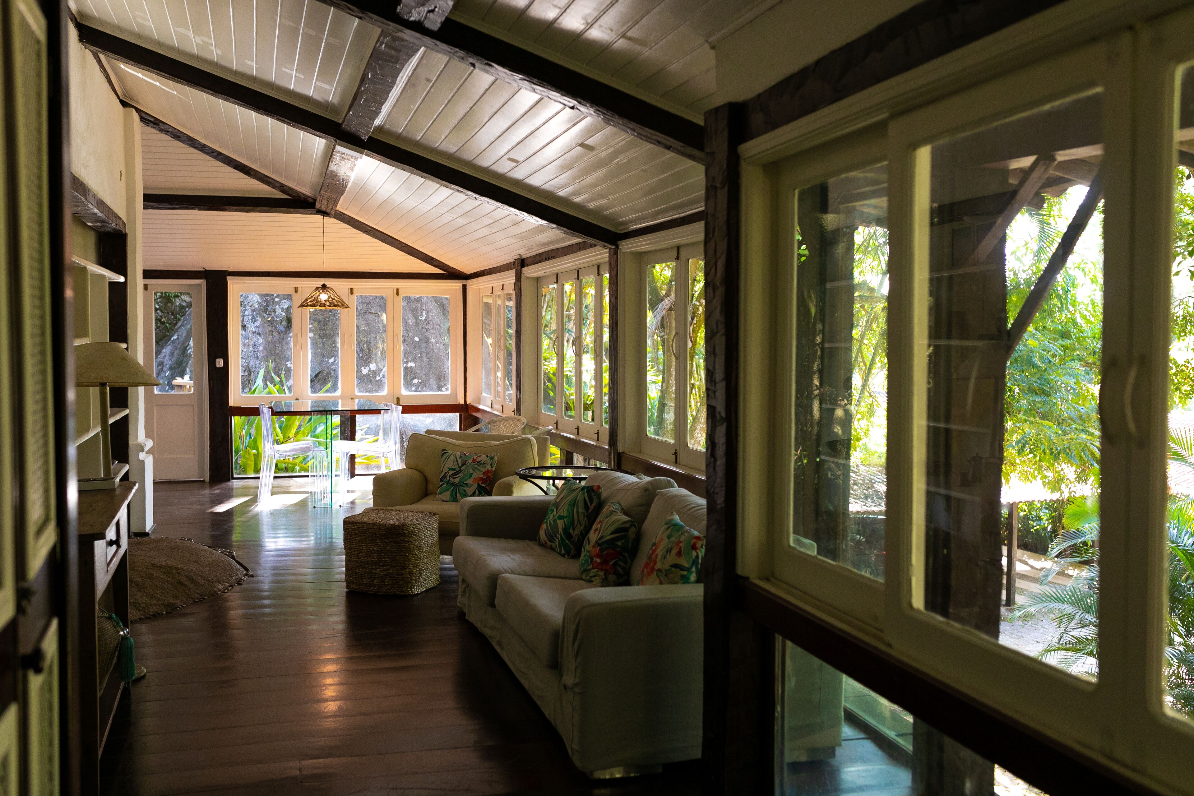 Casa do Rei | Área de estar | Smart TV 43 polegadas com canais a cabo, TV