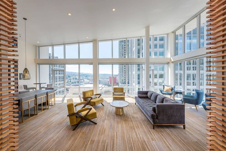 Sunny Downtown Bellevue 1br W/ Lounge & Gym, Near Shops, By Blueground - Bellevue