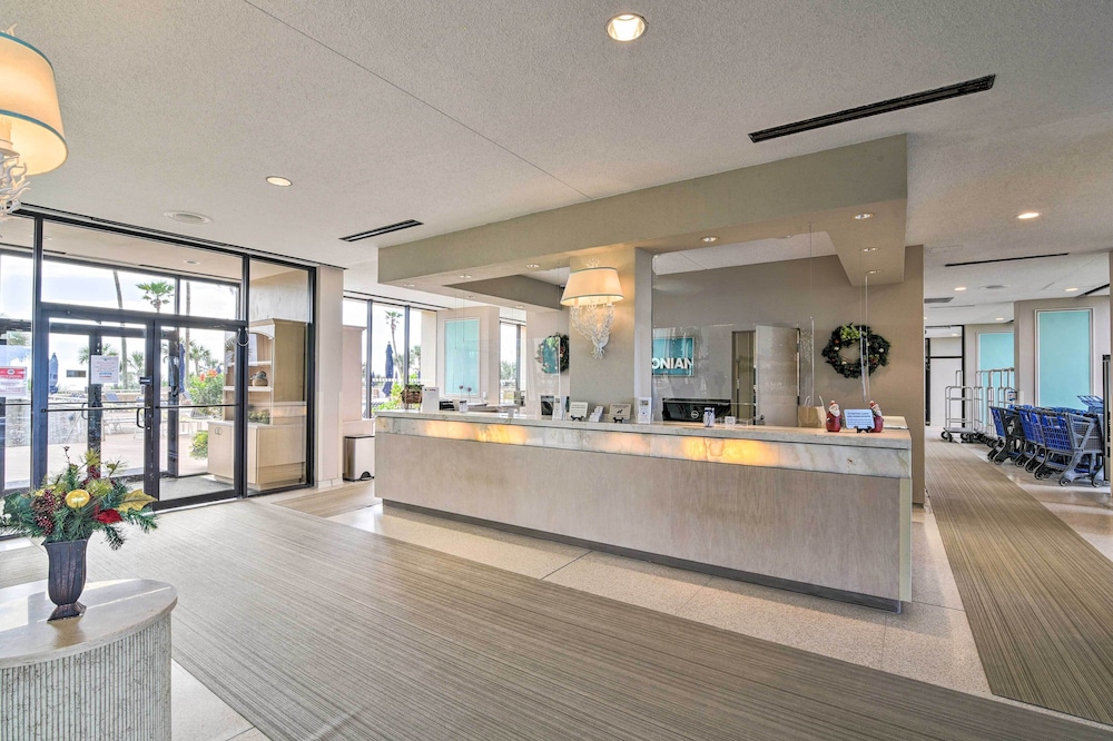 Heated Pool + Beach View: Galveston Resort Condo! - Texas City, TX