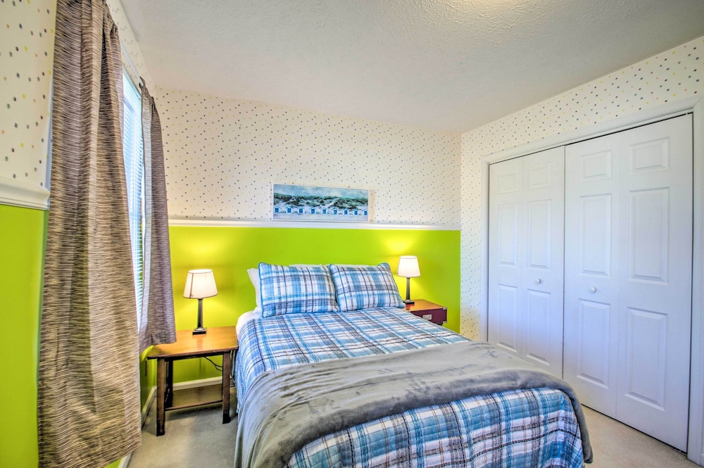 Central Harrisonburg Home W/ Fenced-in Yard! - Harrisonburg