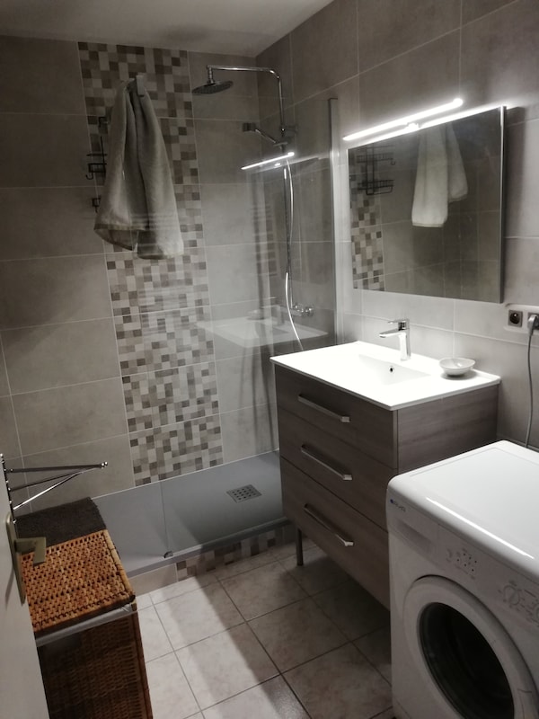 In The Heart Of Dijon, To Rent Furnished Tourism For 2 To 4 People. - Digione