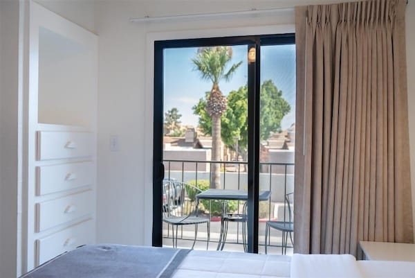 217 Fully Furnished 1br Suite-outdoor Pool! By Redawning - Sloan Park Mesa