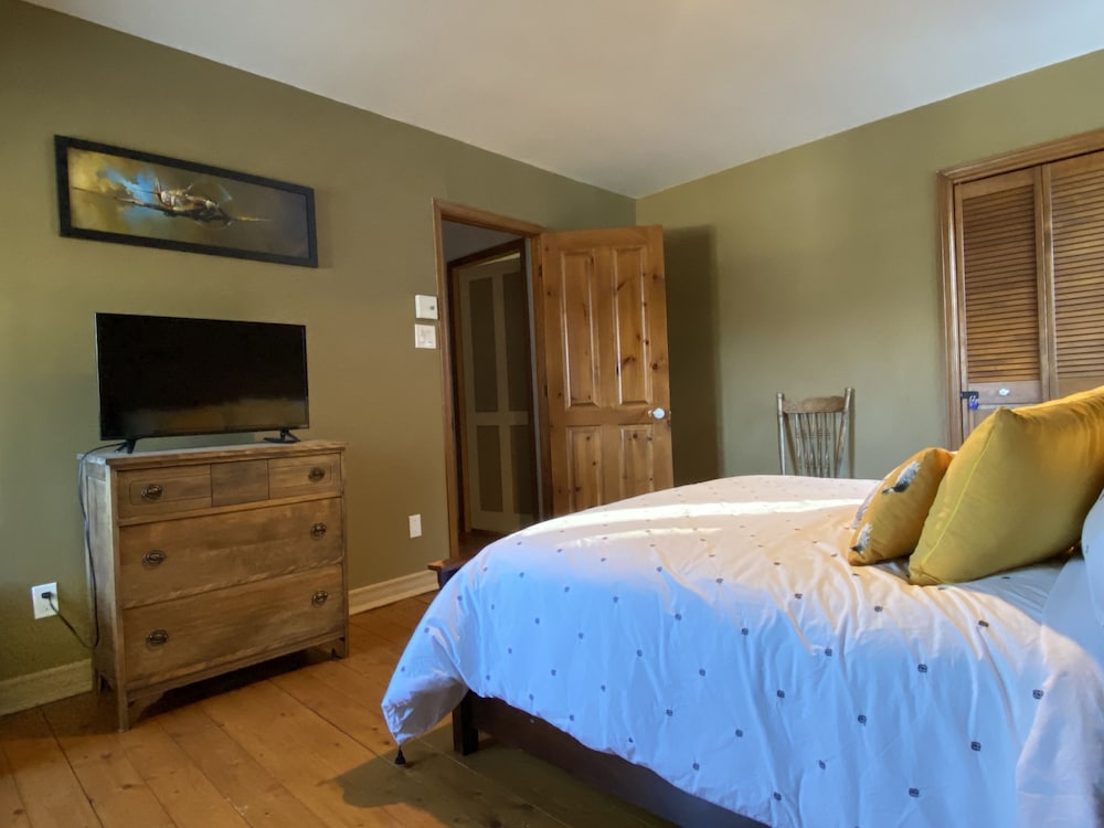 Cozy House With Spa 10 Minutes From Village Vacances Valcartier. - Quebec