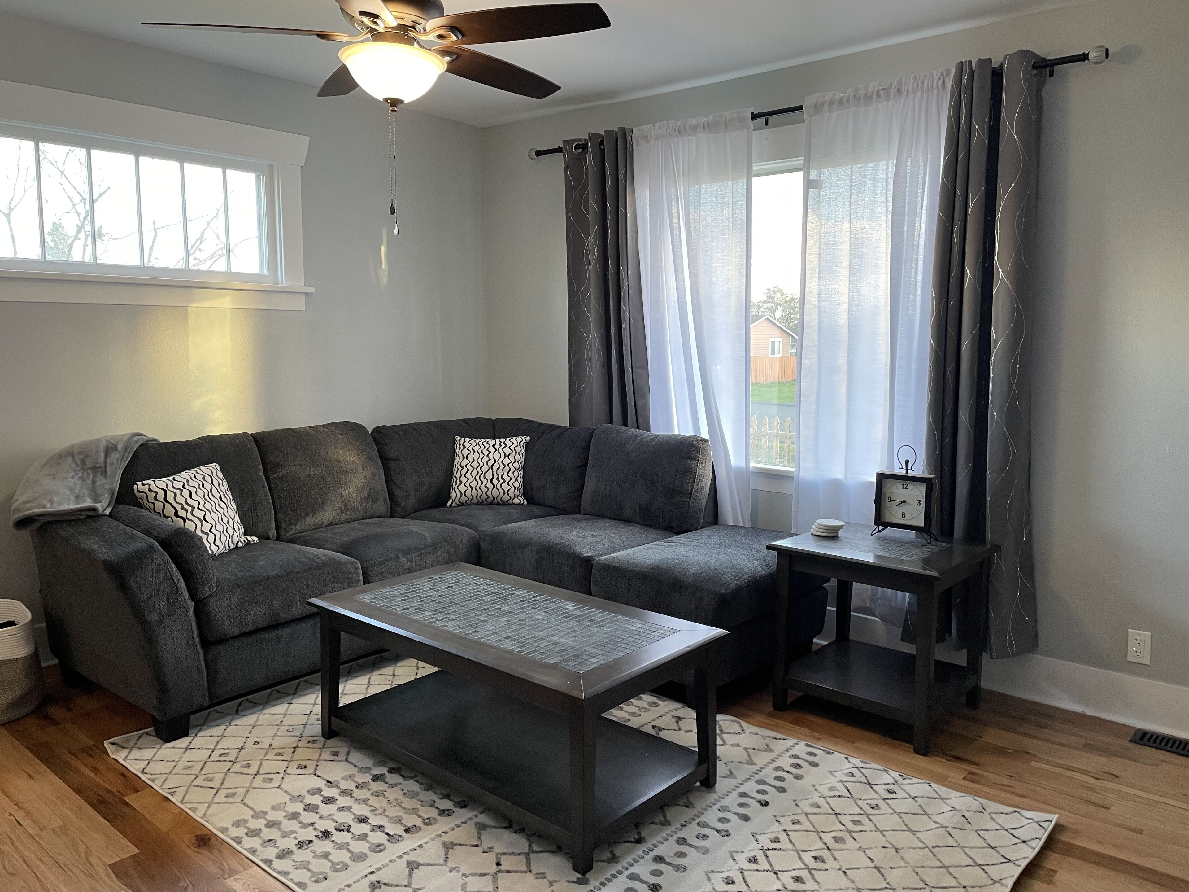 Welcome To S 25th St.! 2 Br 1 Ba + Bonus Space - Gig Harbor, WA