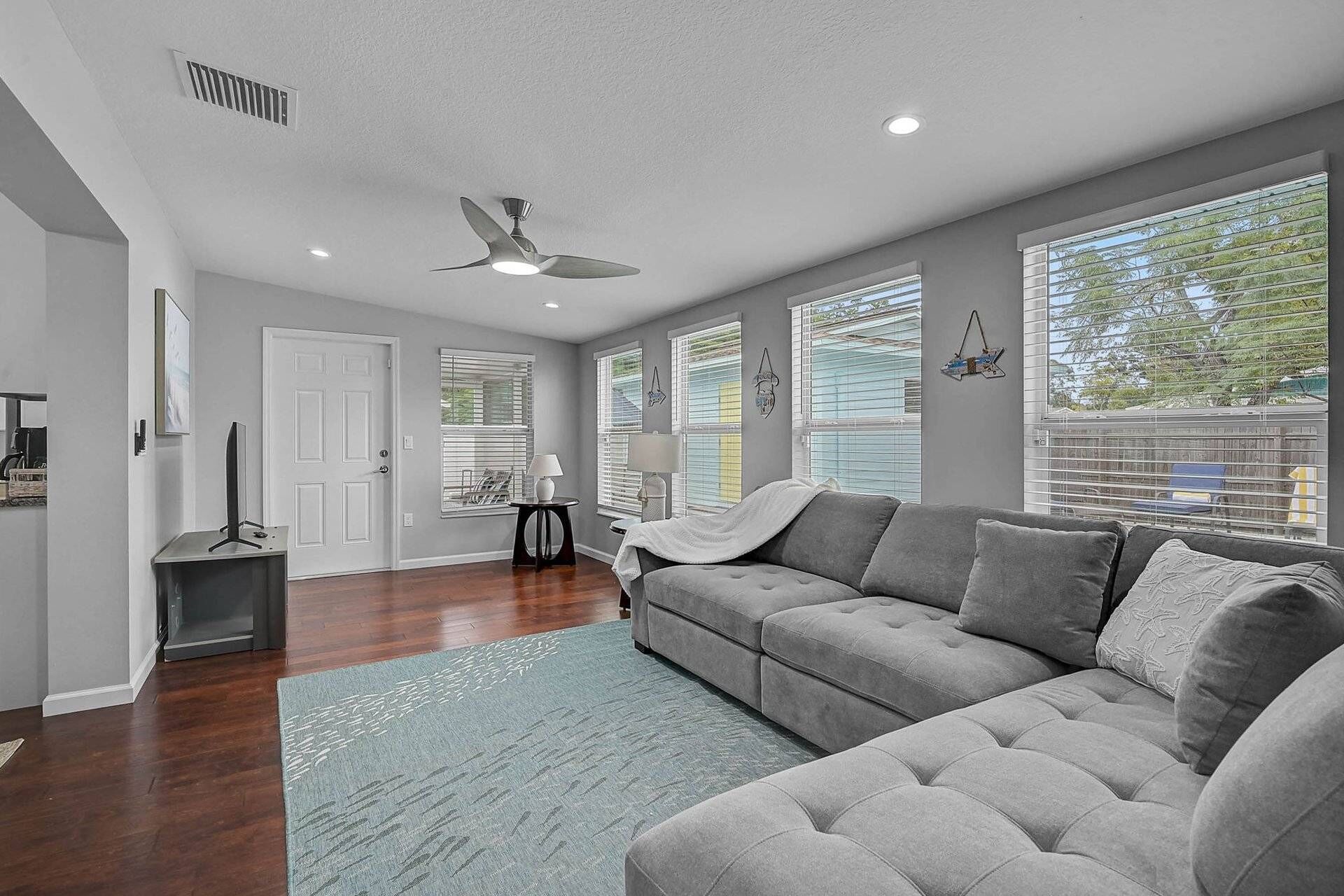 Escape To Vitamin Sea: Private Pool, Guest Suite, Minutes To Sarasota's Parks, Downtown And Beaches! - Sarasota, FL