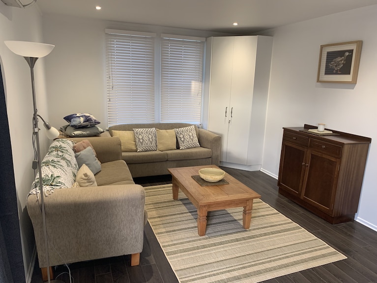 Cottage On Tuki Tuki Road - New Zealand