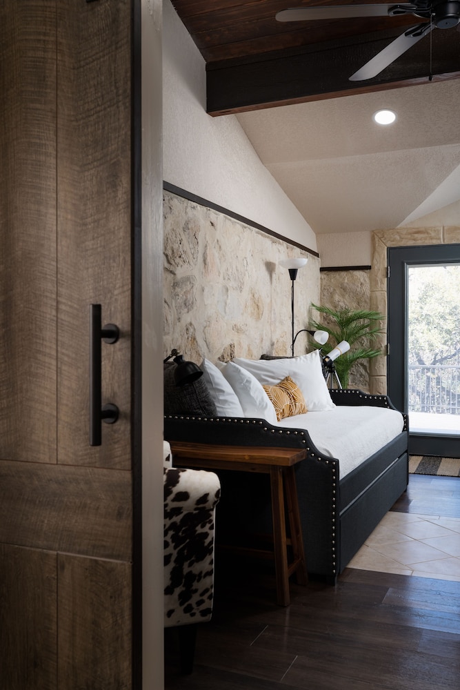 ❀New Listing❀ Evelyn Rose House ❀ Mins To The Rim/lacantera/six Flags/helotes - Dominion - San Antonio
