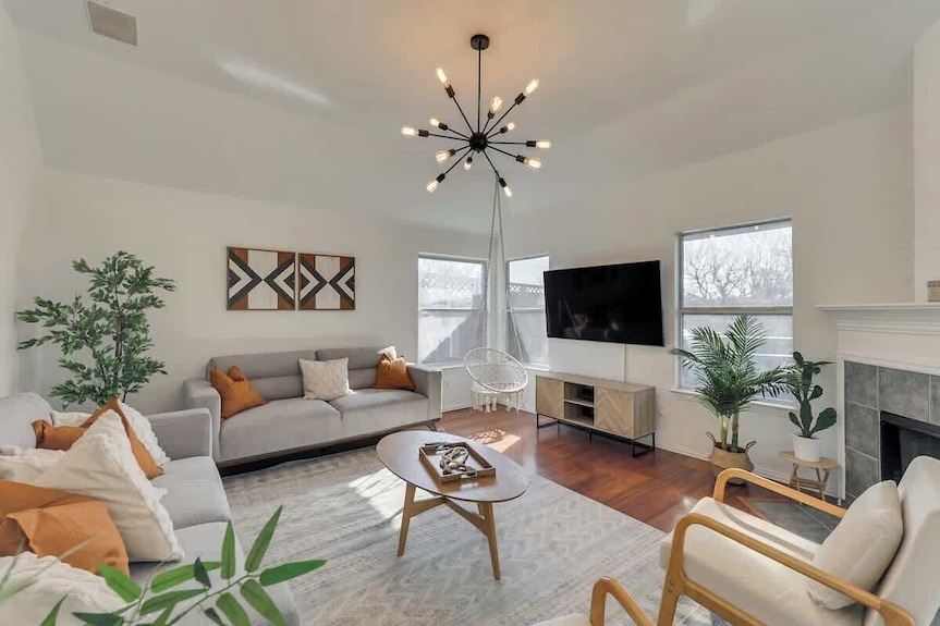 Elite 4br/2b Home With Hot Tub, Pool, And Bbq - C&A, North Richland Hills