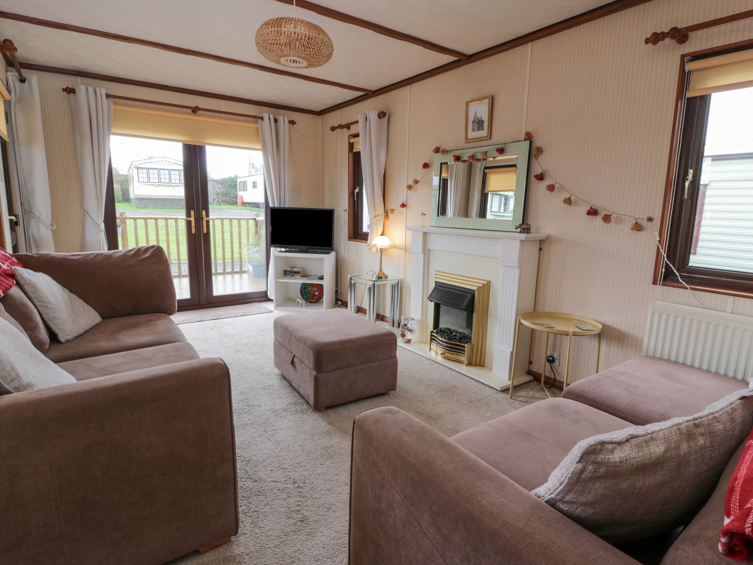 Roe Deer Lodge, Pet Friendly, With A Garden In Whithorn - Dumfries and Galloway