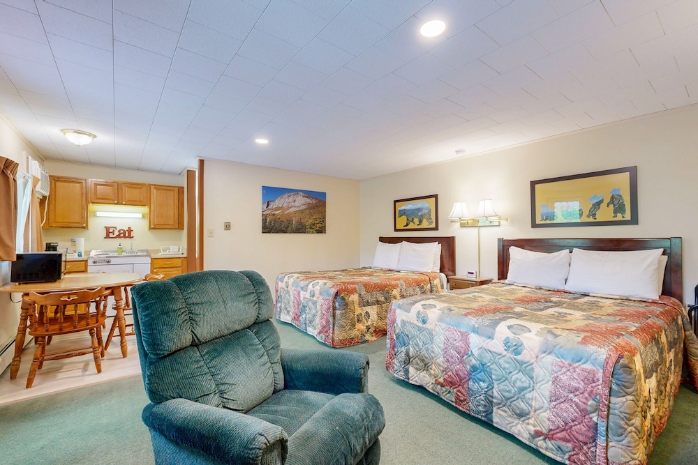 Charming And Casual Motel In A Great Location With Shared Resort Amenities - New Hampshire