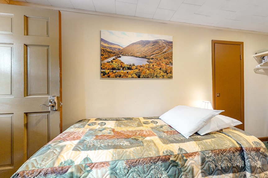 Charming And Casual Motel In A Great Location With Shared Resort Amenities - New Hampshire