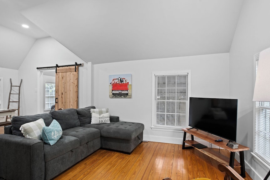 Cottage At Mason Park -