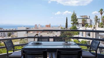 Apartamento Deluxe, 2 quartos, vista para o mar | Vista da varanda