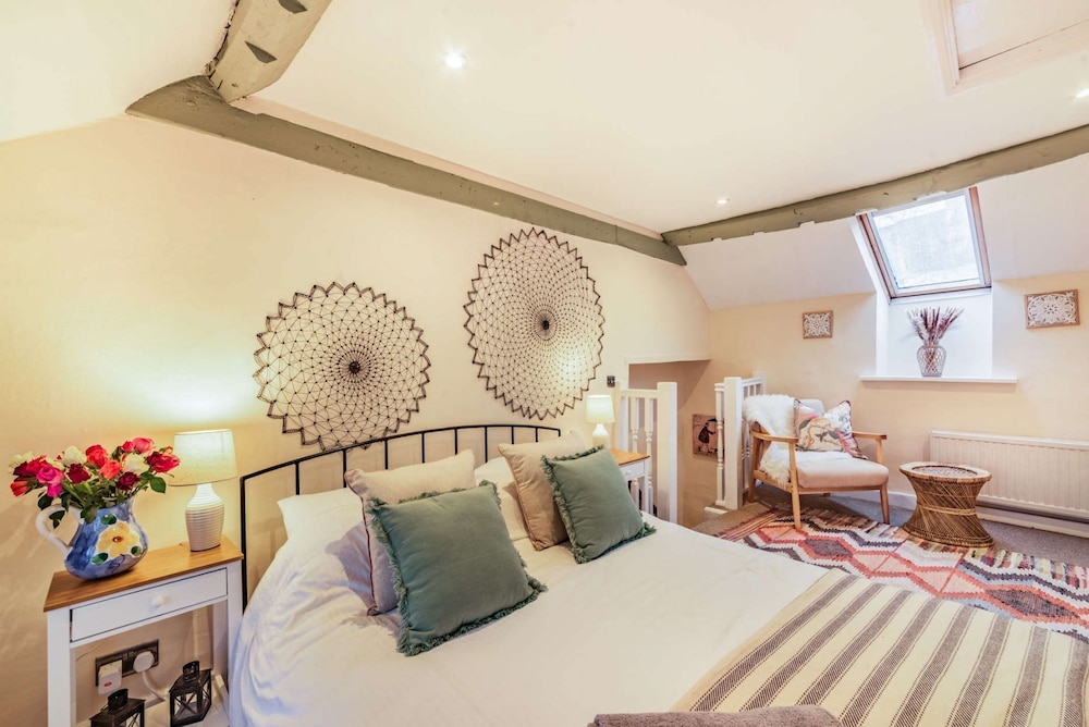 Dog Friendly Holiday Cottage In The Cotswolds With A Tranquil Garden - Blenheim Cottage - Oxfordshire