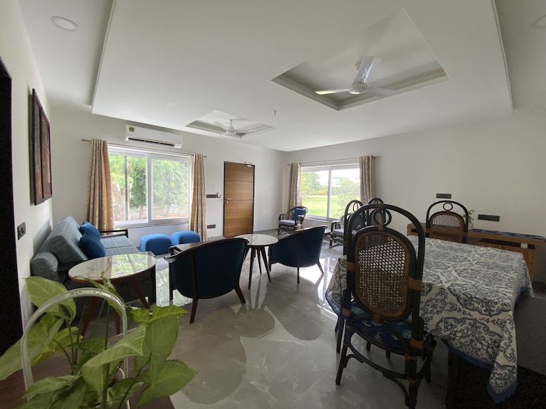 Sunset Square @ Family Vacay - Udaipur