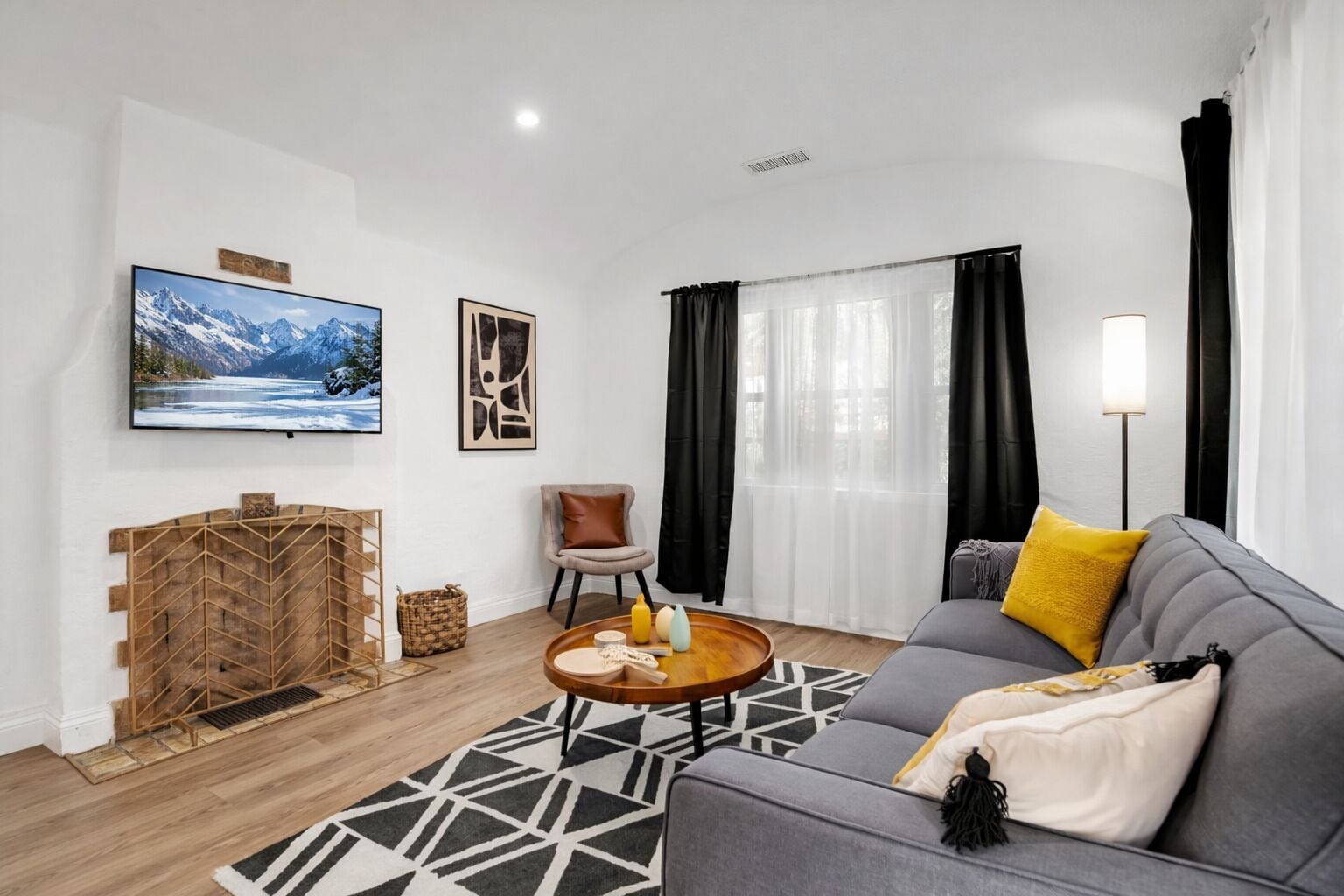 A Cozy, Private Pasadena Home Offering Comfort, Fast Wi-fi, And A Prime Location Just Minutes From The Rose Bowl And Old Town. - Pasadena, CA