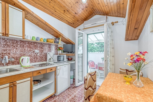Brač Island Suite Mladineo A4, Bol, Croatia - Bol