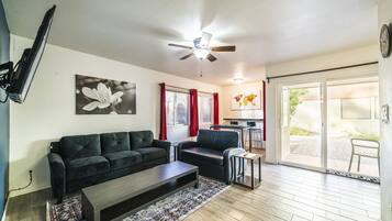 Condo exclusivo | Ferros/tábuas de passar roupa, Wi-Fi de cortesia