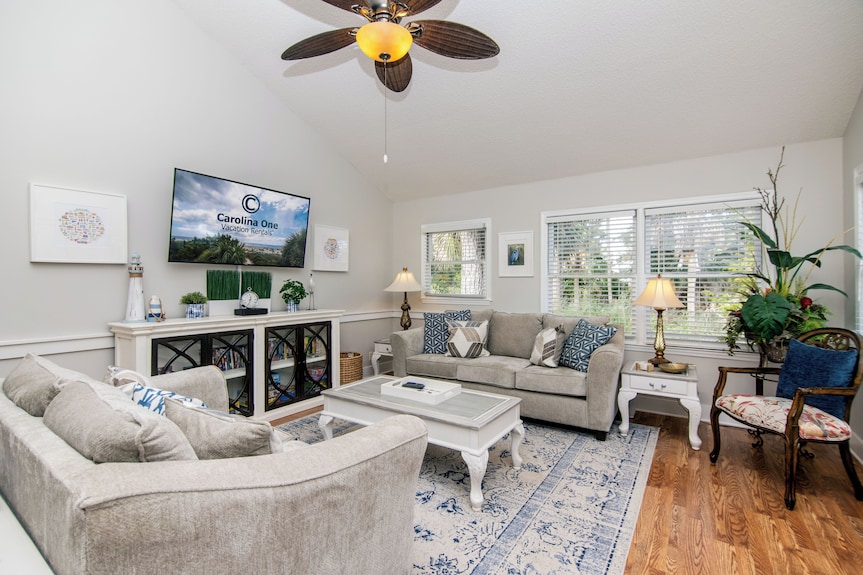 Sweet M'ocean | Charming Edisto Beach Retreat: Steps To Shore,covered Porch,golf Cart Paradise - Edisto Beach