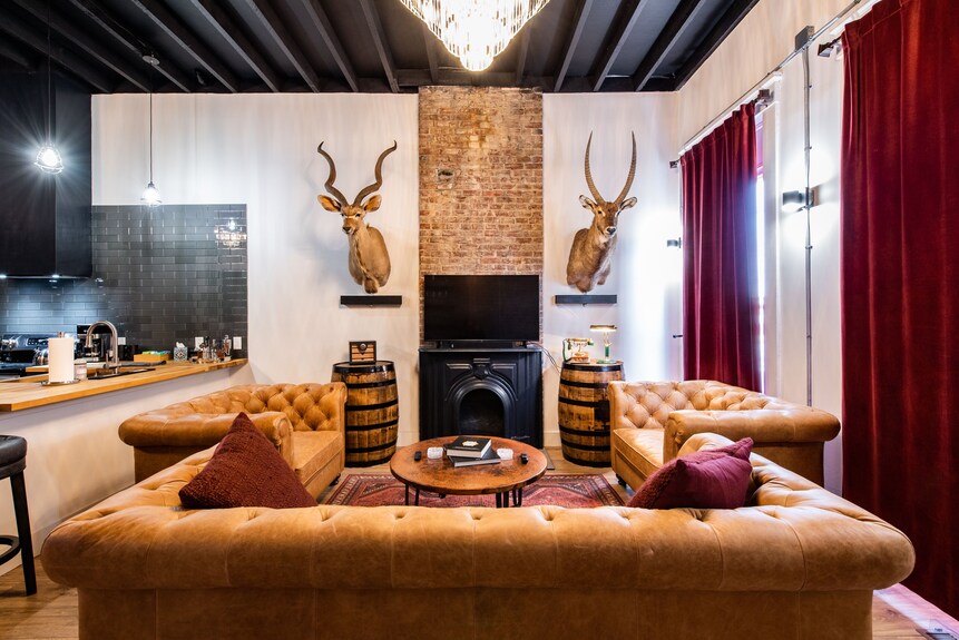 The Rickhouse ~ Nulu ~ Bourbon Enthusiast’s Oasis! - 루이빌