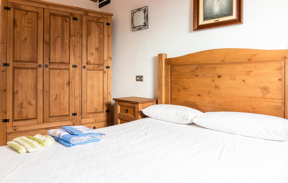 Preciosa Casa De 2 Dormitorios En. - Montalbán