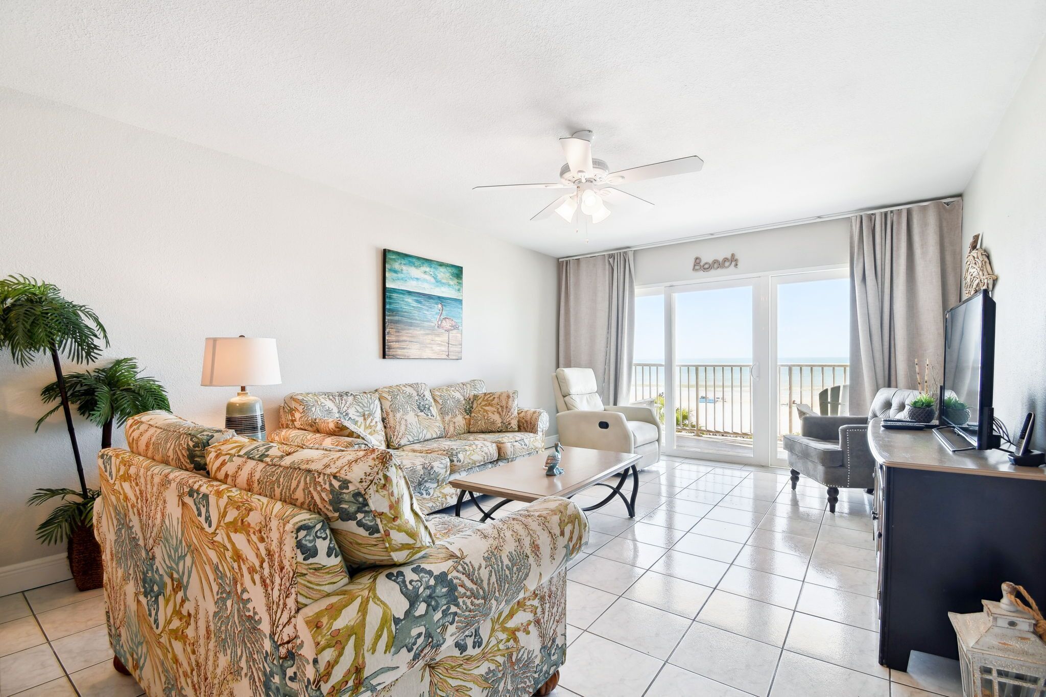 Spacious Seagate Oceanfront 3/2 Condo! - Redington Beach, FL